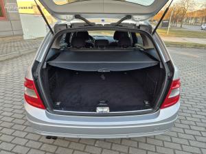 Grey Mercedes-Benz C 200 2009 in Mazeikiai, with an engine capacity of 2.20 L and mileage of 289 thousand km for 3950 €, photo 14 on AUTOMOTO.COM.LV