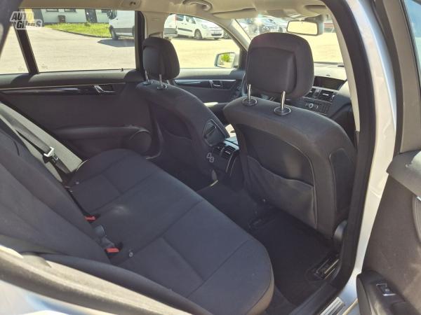Grey Mercedes-Benz C 200 2009 in Mazeikiai, with an engine capacity of 2.20 L and mileage of 289 thousand km for 3950 €, photo 10 on AUTOMOTO.COM.LV