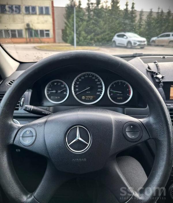 Grey Mercedes-Benz C 200 2009 in Rezekne, with an engine capacity of 2.00 L and mileage of 365 thousand km for 4350 €, photo 5 on AUTOMOTO.COM.LV