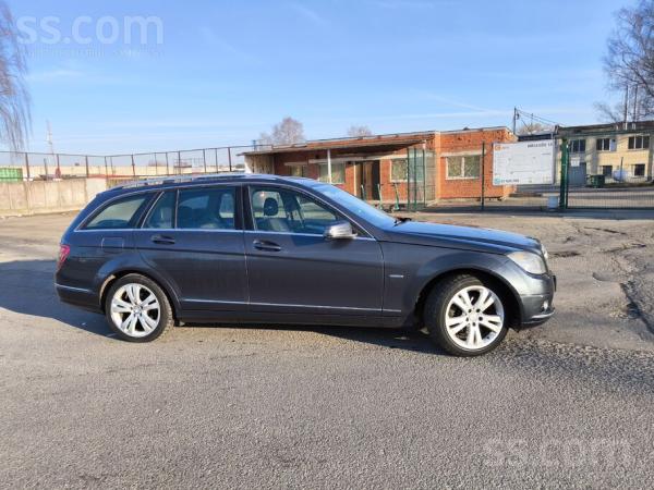 Pelēks Mercedes-Benz C 200 2009 Rīga, ar dzinēja tilpumu 2.20 L un nobraukumu 259 tūkst. km par 2550 €, foto 2 vietnē AUTOMOTO.COM.LV