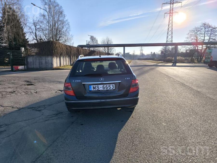 Pelēks Mercedes-Benz C 200 2009 Rīga, ar dzinēja tilpumu 2.20 L un nobraukumu 259 tūkst. km par 2550 €, foto 5 vietnē AUTOMOTO.COM.LV