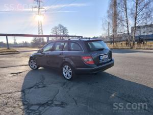Pelēks Mercedes-Benz C 200 2009 Rīga, ar dzinēja tilpumu 2.20 L un nobraukumu 259 tūkst. km par 2550 €, foto 6 vietnē AUTOMOTO.COM.LV