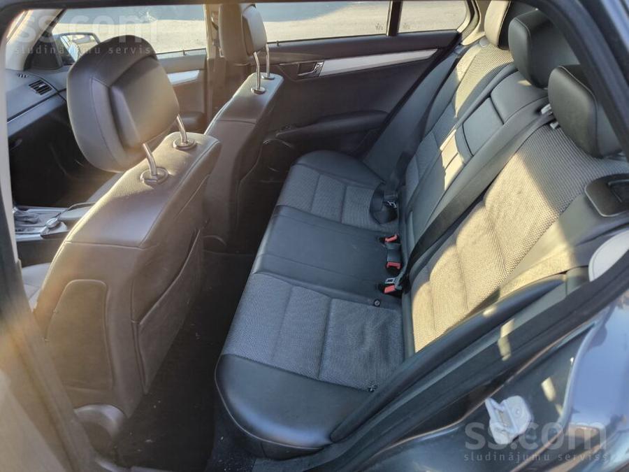 Pelēks Mercedes-Benz C 200 2009 Rīga, ar dzinēja tilpumu 2.20 L un nobraukumu 259 tūkst. km par 2550 €, foto 14 vietnē AUTOMOTO.COM.LV