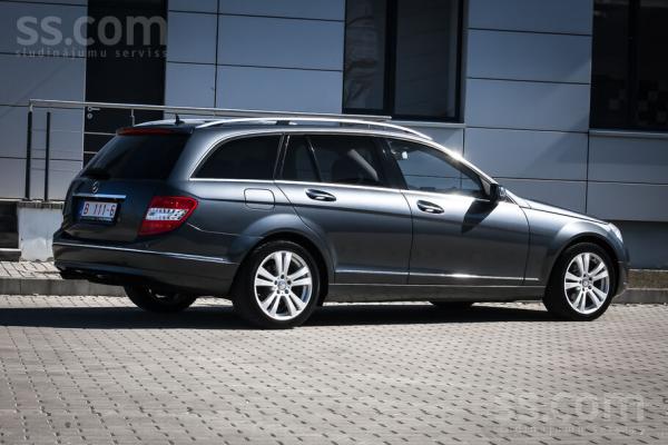 Pelēks Mercedes-Benz C 200 2009 Rīga, ar dzinēja tilpumu 2.00 L un nobraukumu 320 tūkst. km par 4400 €, foto 2 vietnē AUTOMOTO.COM.LV