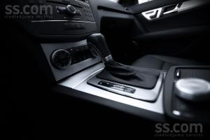 Серый Мерседес Ц 200 2009 в Рига, объемом двигателя 2.00 л и пробегом 320 тыс. км за 4400 €, фото 25 на AUTOMOTO.COM.LV