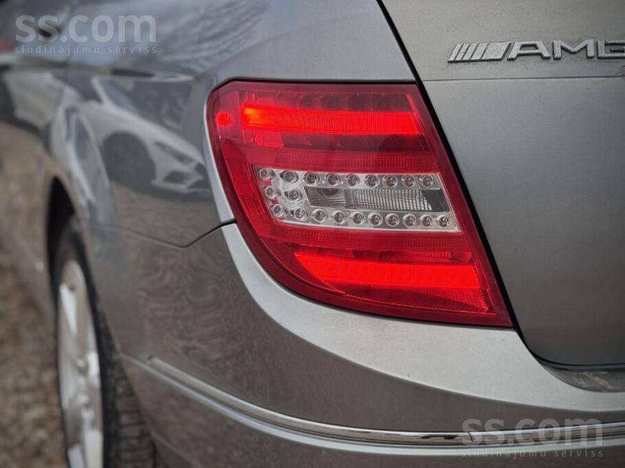 Pelēks Mercedes-Benz C 200 2009 Rīga, ar dzinēja tilpumu 2.20 L un nobraukumu 216 tūkst. km par 4990 €, foto 9 vietnē AUTOMOTO.COM.LV