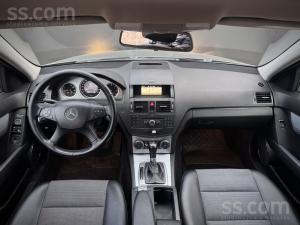 Pelēks Mercedes-Benz C 200 2009 Rīga, ar dzinēja tilpumu 2.20 L un nobraukumu 216 tūkst. km par 4990 €, foto 16 vietnē AUTOMOTO.COM.LV