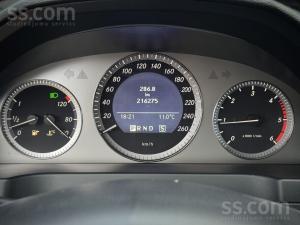 Pelēks Mercedes-Benz C 200 2009 Rīga, ar dzinēja tilpumu 2.20 L un nobraukumu 216 tūkst. km par 4990 €, foto 18 vietnē AUTOMOTO.COM.LV
