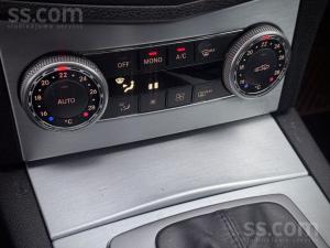 Pelēks Mercedes-Benz C 200 2009 Rīga, ar dzinēja tilpumu 2.20 L un nobraukumu 216 tūkst. km par 4990 €, foto 21 vietnē AUTOMOTO.COM.LV