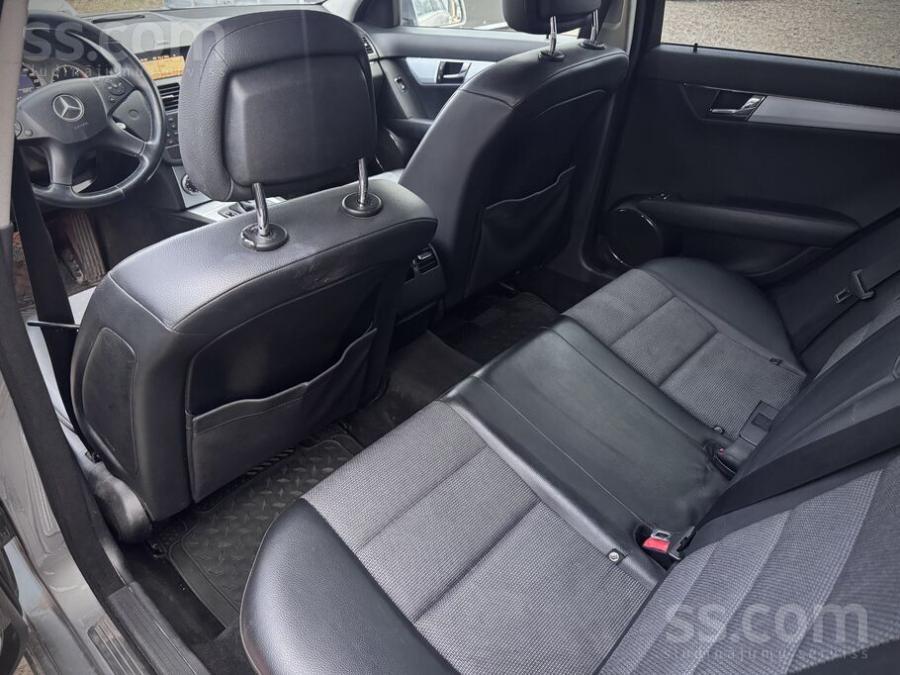 Pelēks Mercedes-Benz C 200 2009 Rīga, ar dzinēja tilpumu 2.20 L un nobraukumu 216 tūkst. km par 4990 €, foto 26 vietnē AUTOMOTO.COM.LV