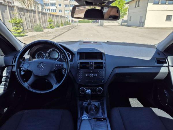Pelēks Mercedes-Benz C 200 2009 Mažeikiai, ar dzinēja tilpumu 2.20 L un nobraukumu 289 tūkst. km par 3850 €, foto 9 vietnē AUTOMOTO.COM.LV