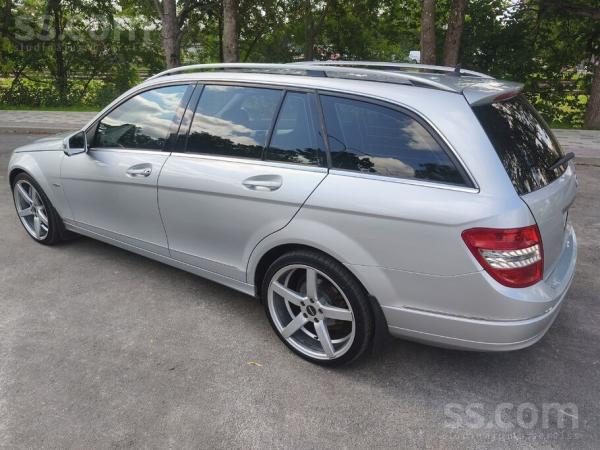 Pelēks Mercedes-Benz C 200 2009 Cēsis, ar dzinēja tilpumu 2.20 L un nobraukumu 413 tūkst. km par 3790 €, foto 2 vietnē AUTOMOTO.COM.LV