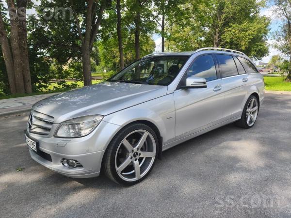 Pelēks Mercedes-Benz C 200 2009 Cēsis, ar dzinēja tilpumu 2.20 L un nobraukumu 413 tūkst. km par 3790 €, foto 4 vietnē AUTOMOTO.COM.LV
