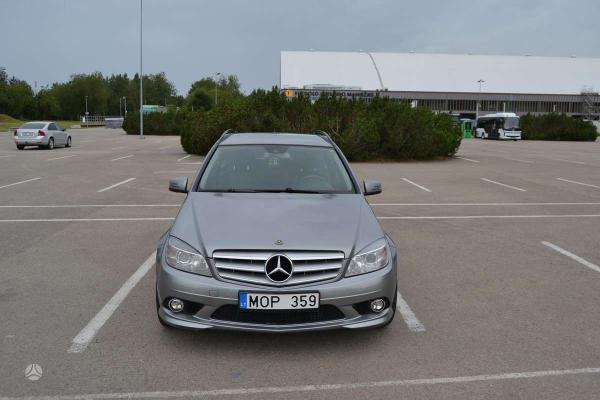 Pelēks Mercedes-Benz C 200 2009 Šauļi, ar dzinēja tilpumu 2.15 L un nobraukumu 366 tūkst. km par 4200 €, foto 2 vietnē AUTOMOTO.COM.LV