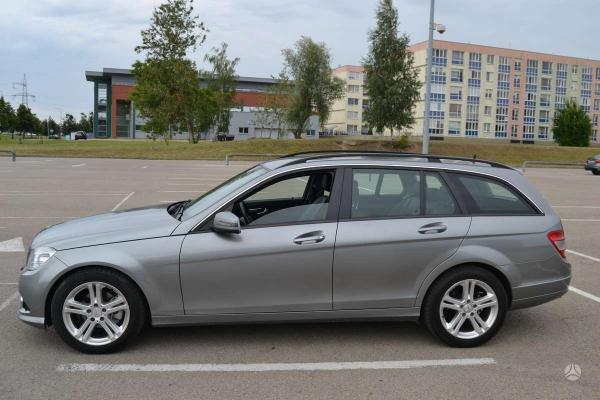 Pelēks Mercedes-Benz C 200 2009 Šauļi, ar dzinēja tilpumu 2.15 L un nobraukumu 366 tūkst. km par 4200 €, foto 7 vietnē AUTOMOTO.COM.LV