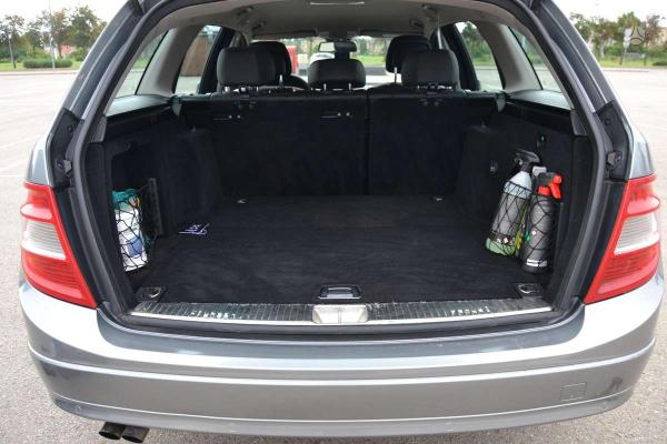 Pelēks Mercedes-Benz C 200 2009 Šauļi, ar dzinēja tilpumu 2.15 L un nobraukumu 366 tūkst. km par 4200 €, foto 10 vietnē AUTOMOTO.COM.LV