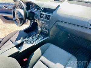 Pelēks Mercedes-Benz C 200 2009 Bauska, ar dzinēja tilpumu 2.20 L un nobraukumu 330 tūkst. km par 4800 €, foto 9 vietnē AUTOMOTO.COM.LV