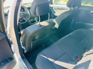 Pelēks Mercedes-Benz C 200 2009 Bauska, ar dzinēja tilpumu 2.20 L un nobraukumu 330 tūkst. km par 4800 €, foto 10 vietnē AUTOMOTO.COM.LV
