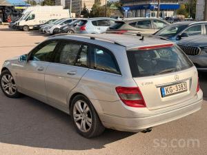 Серый Мерседес Ц 200 2009 в Рига, объемом двигателя 2.20 л и пробегом 357 тыс. км за 1450 €, фото 4 на AUTOMOTO.COM.LV