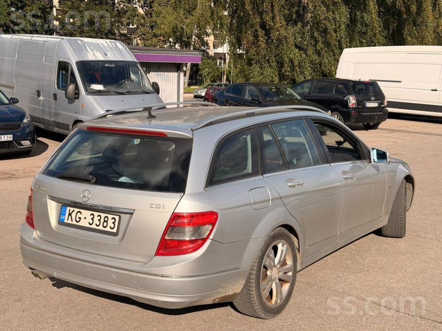 Серый Мерседес Ц 200 2009 в Рига, объемом двигателя 2.20 л и пробегом 357 тыс. км за 1450 €, фото 5 на AUTOMOTO.COM.LV