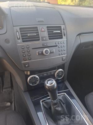 Pelēks Mercedes-Benz C 200 2009 Bauska, ar dzinēja tilpumu 2.20 L un nobraukumu 191 tūkst. km par 3400 €, foto 8 vietnē AUTOMOTO.COM.LV