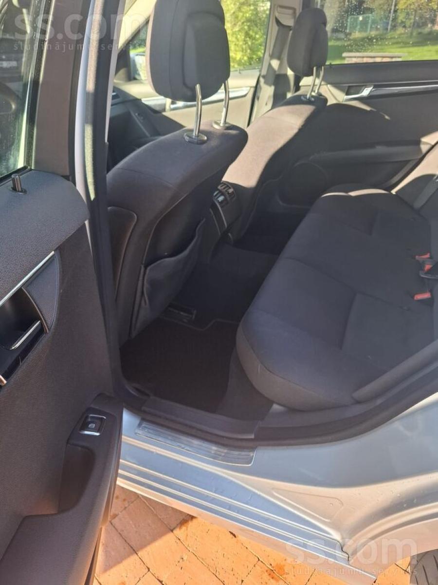 Pelēks Mercedes-Benz C 200 2009 Bauska, ar dzinēja tilpumu 2.20 L un nobraukumu 191 tūkst. km par 3400 €, foto 11 vietnē AUTOMOTO.COM.LV
