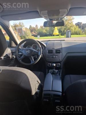 Pelēks Mercedes-Benz C 200 2009 Bauska, ar dzinēja tilpumu 2.20 L un nobraukumu 191 tūkst. km par 3400 €, foto 12 vietnē AUTOMOTO.COM.LV