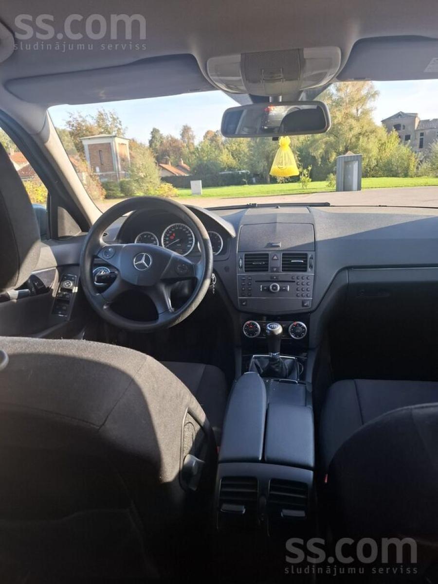 Pelēks Mercedes-Benz C 200 2009 Bauska, ar dzinēja tilpumu 2.20 L un nobraukumu 191 tūkst. km par 3400 €, foto 12 vietnē AUTOMOTO.COM.LV