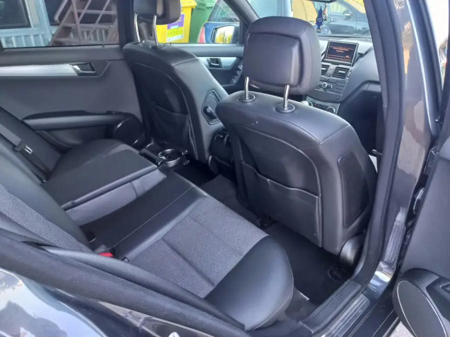 Grey Mercedes-Benz C 200 2010 in Riga, with an engine capacity of 2.20 L and mileage of 260 thousand km for 5990 €, photo 7 on AUTOMOTO.COM.LV