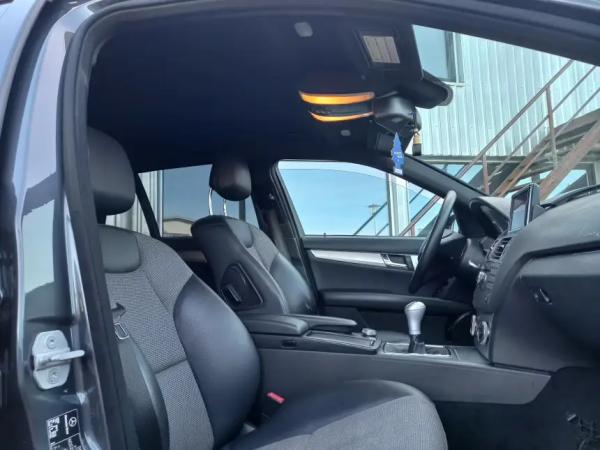 Pelēks Mercedes-Benz C 200 2010 Rīga, ar dzinēja tilpumu 2.20 L un nobraukumu 260 tūkst. km par 5990 €, foto 7 vietnē AUTOMOTO.COM.LV