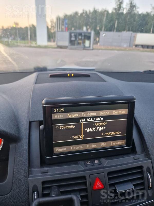 Grey Mercedes-Benz C 200 2010 in Riga, with an engine capacity of 2.10 L and mileage of 285 thousand km for 3950 €, photo 9 on AUTOMOTO.COM.LV