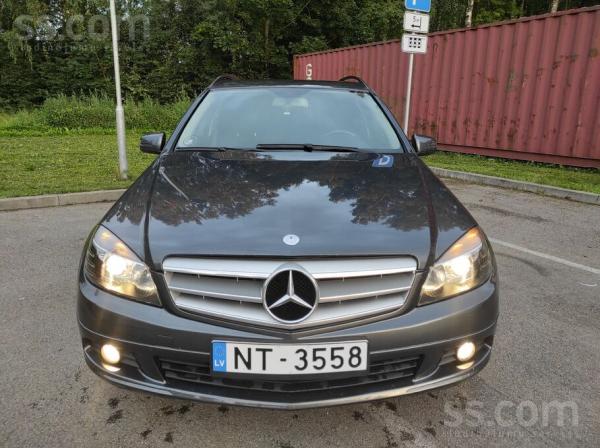 Pelēks Mercedes-Benz C 200 2010 Rīga, ar dzinēja tilpumu 2.20 L un nobraukumu 0 tūkst. km par 5300 €, foto 2 vietnē AUTOMOTO.COM.LV