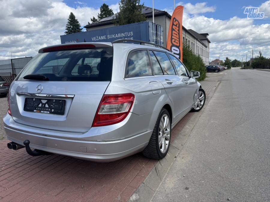 Grey Mercedes-Benz C 200 2010 in Kaunas, with an engine capacity of 2.20 L and mileage of 261 thousand km for 3899 €, photo 4 on AUTOMOTO.COM.LV