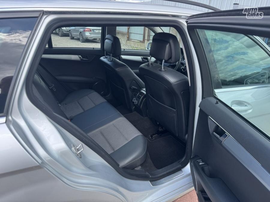 Grey Mercedes-Benz C 200 2010 in Kaunas, with an engine capacity of 2.20 L and mileage of 261 thousand km for 3899 €, photo 8 on AUTOMOTO.COM.LV