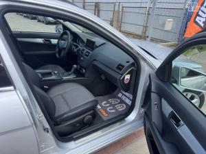 Grey Mercedes-Benz C 200 2010 in Kaunas, with an engine capacity of 2.20 L and mileage of 261 thousand km for 3899 €, photo 9 on AUTOMOTO.COM.LV