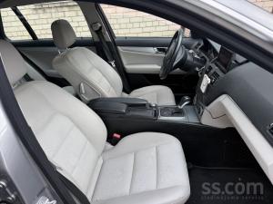 Pelēks Mercedes-Benz C 200 2010 Rīga, ar dzinēja tilpumu 2.20 L un nobraukumu 349 tūkst. km par 5500 €, foto 6 vietnē AUTOMOTO.COM.LV