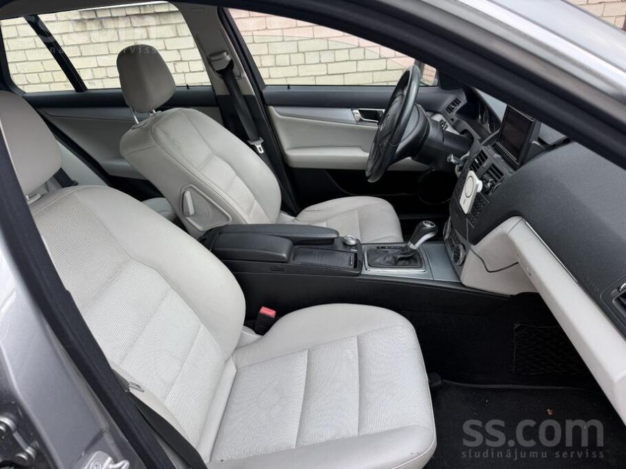 Pelēks Mercedes-Benz C 200 2010 Rīga, ar dzinēja tilpumu 2.20 L un nobraukumu 349 tūkst. km par 5500 €, foto 6 vietnē AUTOMOTO.COM.LV