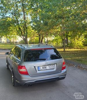 Pelēks Mercedes-Benz C 200 2010 Kauņa, ar dzinēja tilpumu 2.10 L un nobraukumu 415 tūkst. km par 4500 €, foto 5 vietnē AUTOMOTO.COM.LV