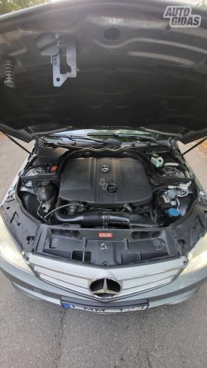Pelēks Mercedes-Benz C 200 2010 Kauņa, ar dzinēja tilpumu 2.10 L un nobraukumu 415 tūkst. km par 4500 €, foto 12 vietnē AUTOMOTO.COM.LV