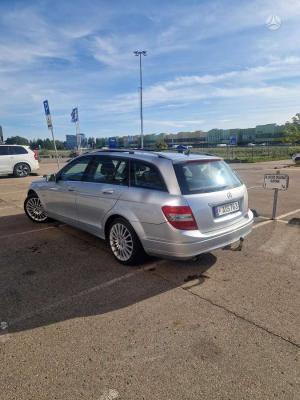 Grey Mercedes-Benz C 200 2010 in Vilnius, with an engine capacity of 2.20 L and mileage of 280 thousand km for 4500 €, photo 6 on AUTOMOTO.COM.LV
