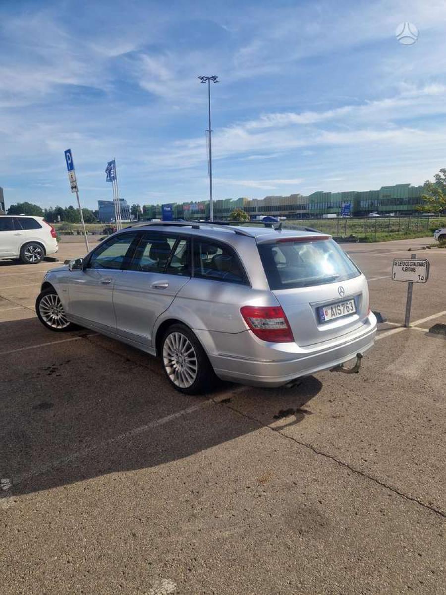 Grey Mercedes-Benz C 200 2010 in Vilnius, with an engine capacity of 2.20 L and mileage of 280 thousand km for 4500 €, photo 6 on AUTOMOTO.COM.LV
