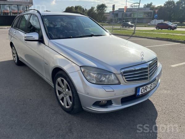Grey Mercedes-Benz C 200 2010 in Riga, with an engine capacity of 2.20 L and mileage of 289 thousand km for 5550 €, photo 5 on AUTOMOTO.COM.LV
