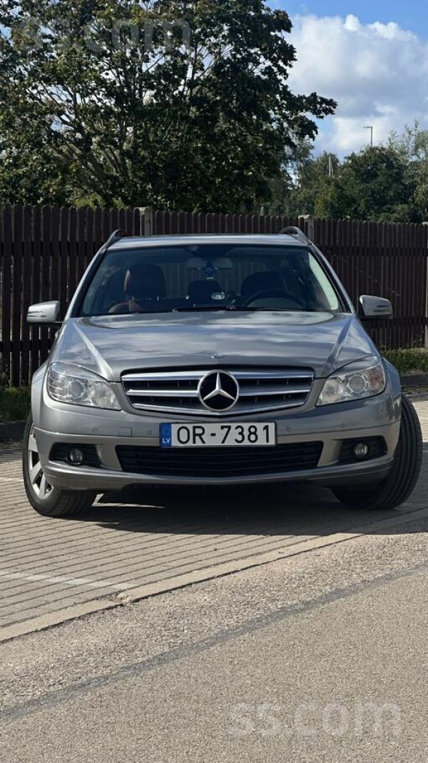 Pelēks Mercedes-Benz C 200 2010 Jūrmala, ar dzinēja tilpumu 2.10 L un nobraukumu 342 tūkst. km par 4700 €, foto 1 vietnē AUTOMOTO.COM.LV