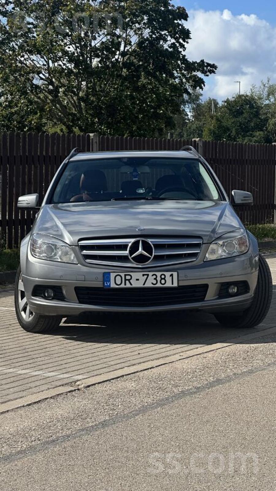 Pelēks Mercedes-Benz C 200 2010 Jūrmala, ar dzinēja tilpumu 2.10 L un nobraukumu 342 tūkst. km par 4700 €, foto 1 vietnē AUTOMOTO.COM.LV