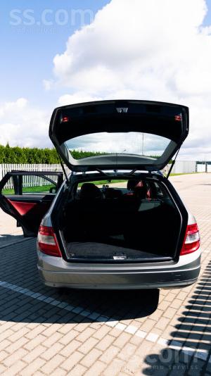 Pelēks Mercedes-Benz C 200 2010 Jūrmala, ar dzinēja tilpumu 2.10 L un nobraukumu 342 tūkst. km par 4700 €, foto 7 vietnē AUTOMOTO.COM.LV