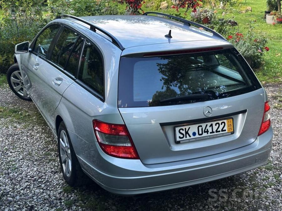 Pelēks Mercedes-Benz C 200 2010 Rīga, ar dzinēja tilpumu 2.20 L un nobraukumu 320 tūkst. km par 4900 €, foto 9 vietnē AUTOMOTO.COM.LV