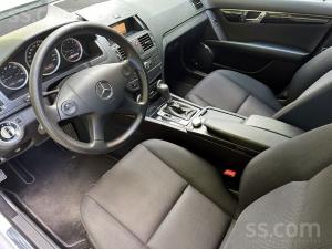 Pelēks Mercedes-Benz C 200 2010 Rīga, ar dzinēja tilpumu 2.20 L un nobraukumu 320 tūkst. km par 4900 €, foto 11 vietnē AUTOMOTO.COM.LV