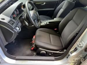 Pelēks Mercedes-Benz C 200 2010 Rīga, ar dzinēja tilpumu 2.20 L un nobraukumu 320 tūkst. km par 4900 €, foto 12 vietnē AUTOMOTO.COM.LV