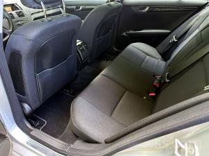 Pelēks Mercedes-Benz C 200 2010 Rīga, ar dzinēja tilpumu 2.20 L un nobraukumu 320 tūkst. km par 4900 €, foto 13 vietnē AUTOMOTO.COM.LV