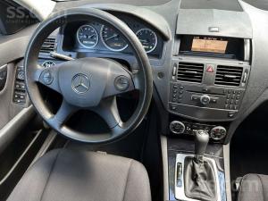 Pelēks Mercedes-Benz C 200 2010 Rīga, ar dzinēja tilpumu 2.20 L un nobraukumu 320 tūkst. km par 4900 €, foto 17 vietnē AUTOMOTO.COM.LV
